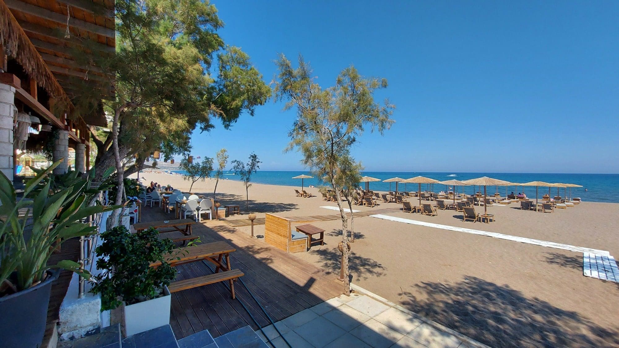Ρόδος: Ευχαριστήριο τουριστών προς το Galazio Beach Bar που τους ...