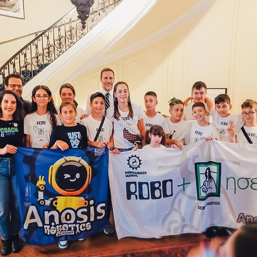 Γεμάτη εμπειρίες, και γνώσεις επέστρεψε η Anosis Robotics Academy από ...